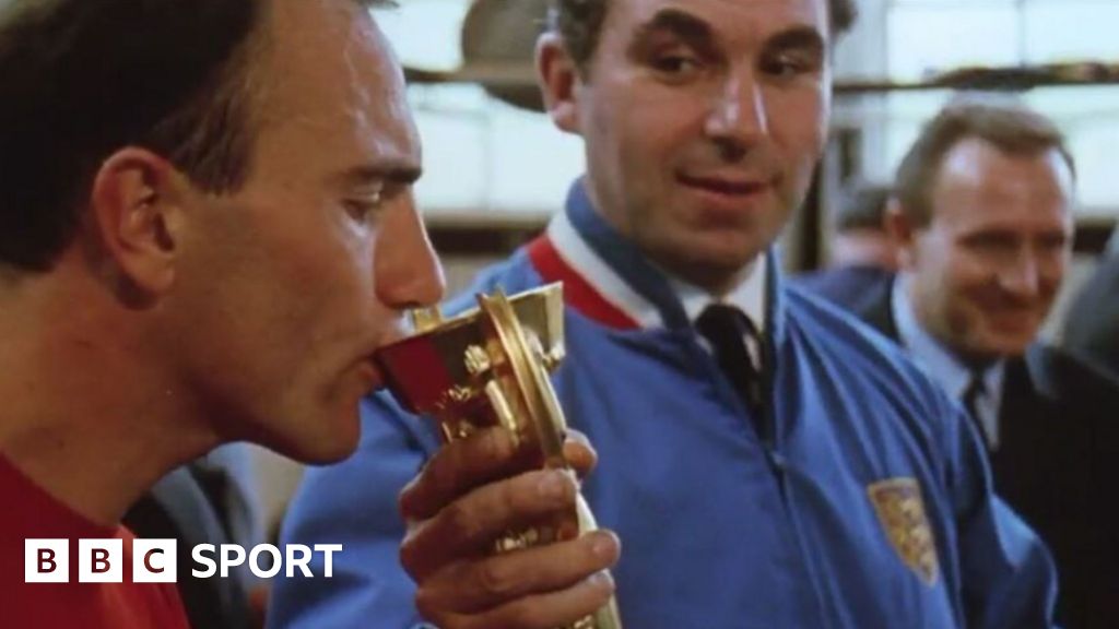 Alan Bass: Former doctor of England's World Cup winning team dies aged ...