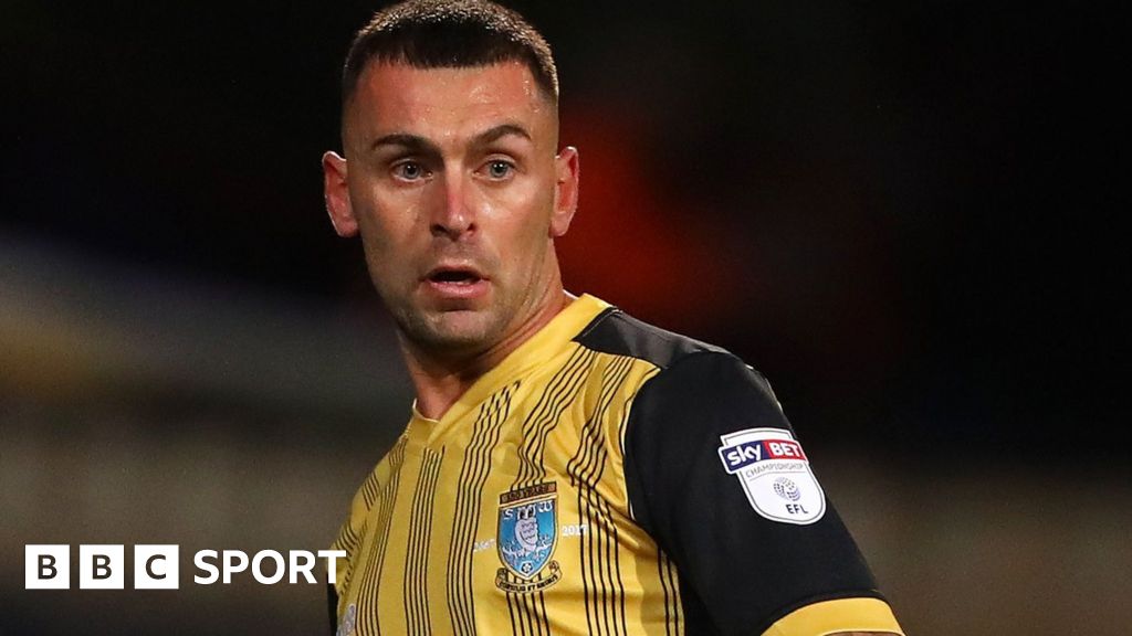Jack Hunt: Bristol City sign Sheffield Wednesday full-back - BBC Sport