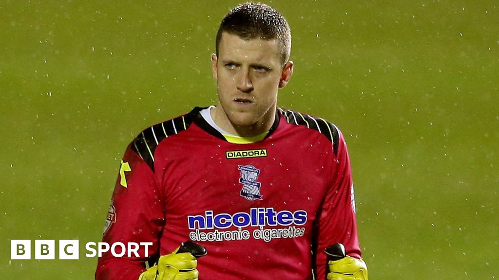 Colin Doyle: Bradford trigger Blackpool keeper's £1 release fee - BBC Sport
