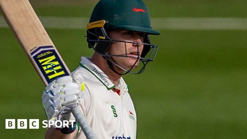 Louis Kimber: Leicestershire batter signs new contract - BBC Sport