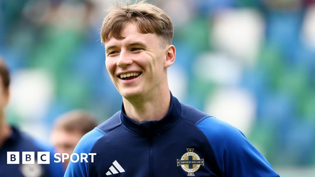 Aaron Donnelly: Twenty-year-old joins Dundee on loan from Nottingham ...