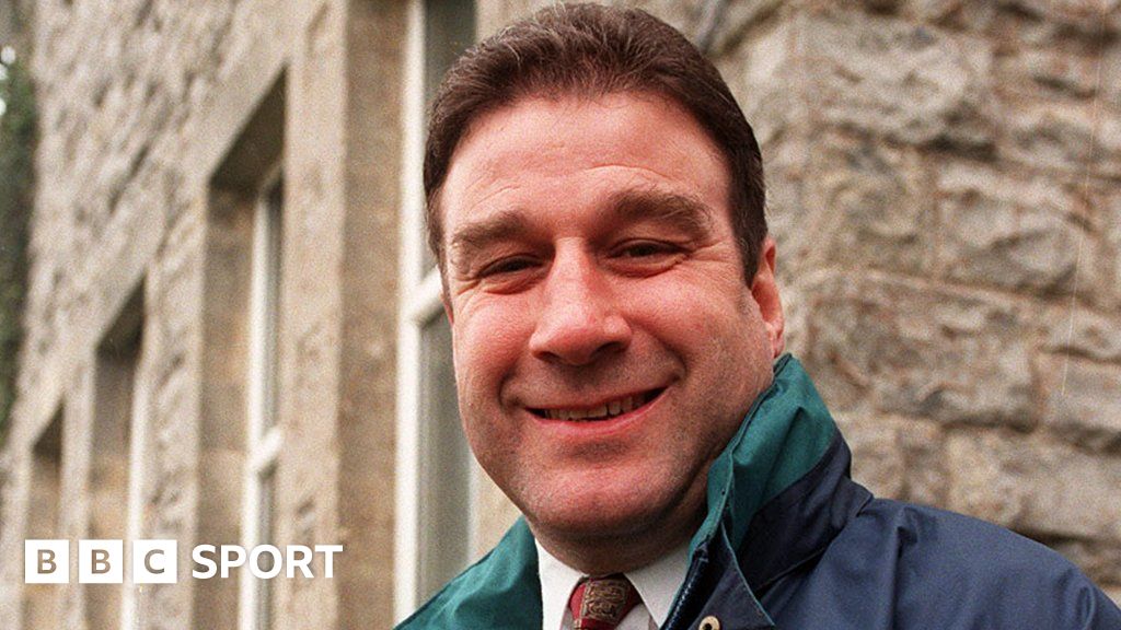 Phil Dwyer: Former Wales and Cardiff defender dies - BBC Sport