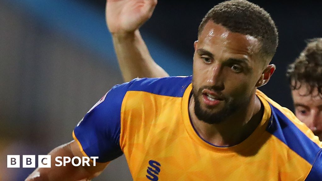 Jordan Bowery: Mansfield Town striker signs new two-year deal - BBC Sport