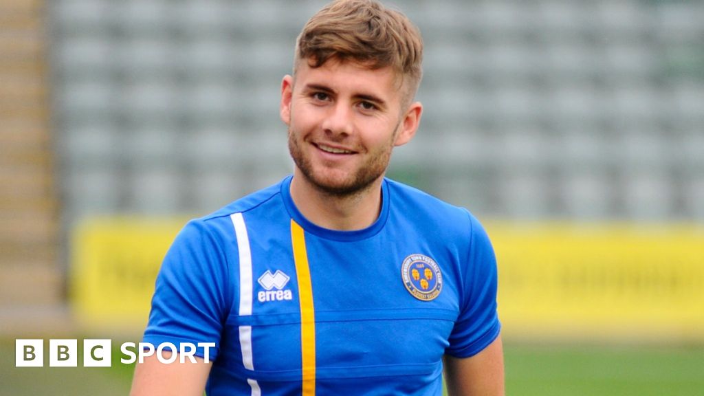 Joe Riley: Defender approved Plymouth Argyle deal on wedding day - BBC ...