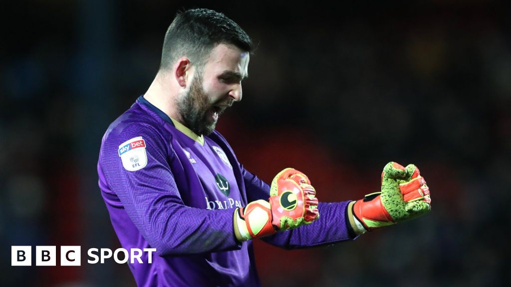 Liam Kelly: QPR goalkeeper joins Motherwell on loan - BBC Sport