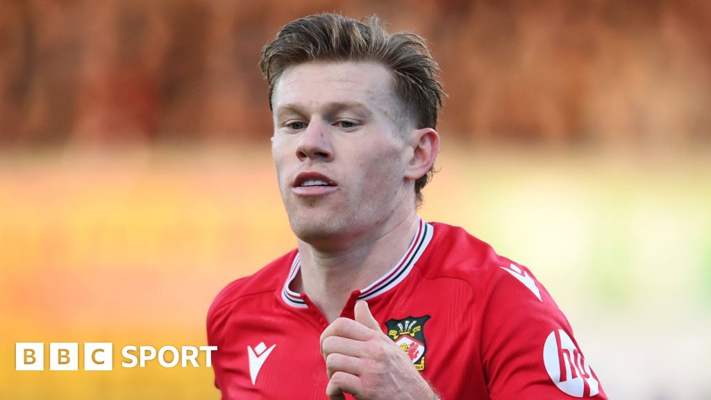 James McClean: Wrexham player 'makes no apology' over anti-monarchy ...