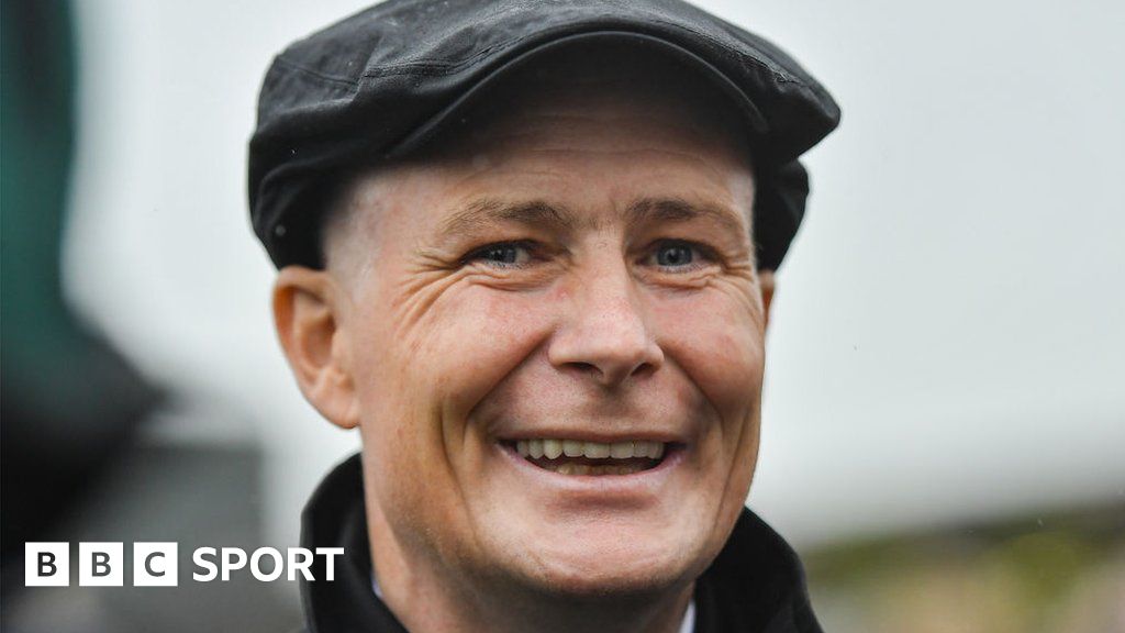 Pat Smullen: Nine-time Irish champion jockey dies aged 43 - BBC Sport