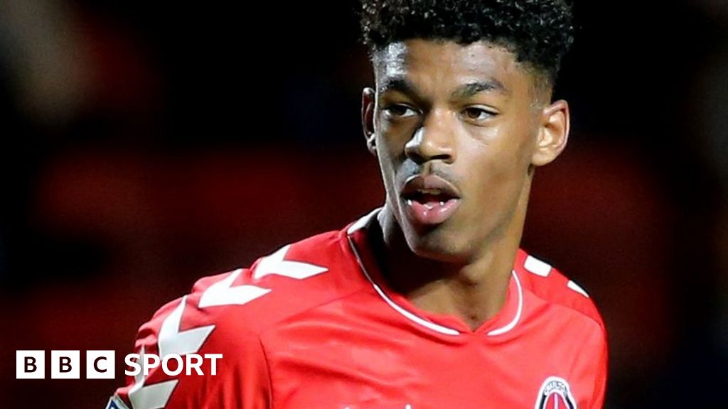 Reeco Hackett-Fairchild: Portsmouth sign Bromley striker - BBC Sport