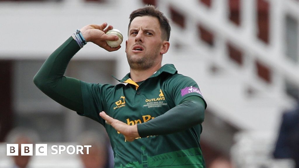 Steven Mullaney: Nottinghamshire all-rounder agrees new contract - BBC ...