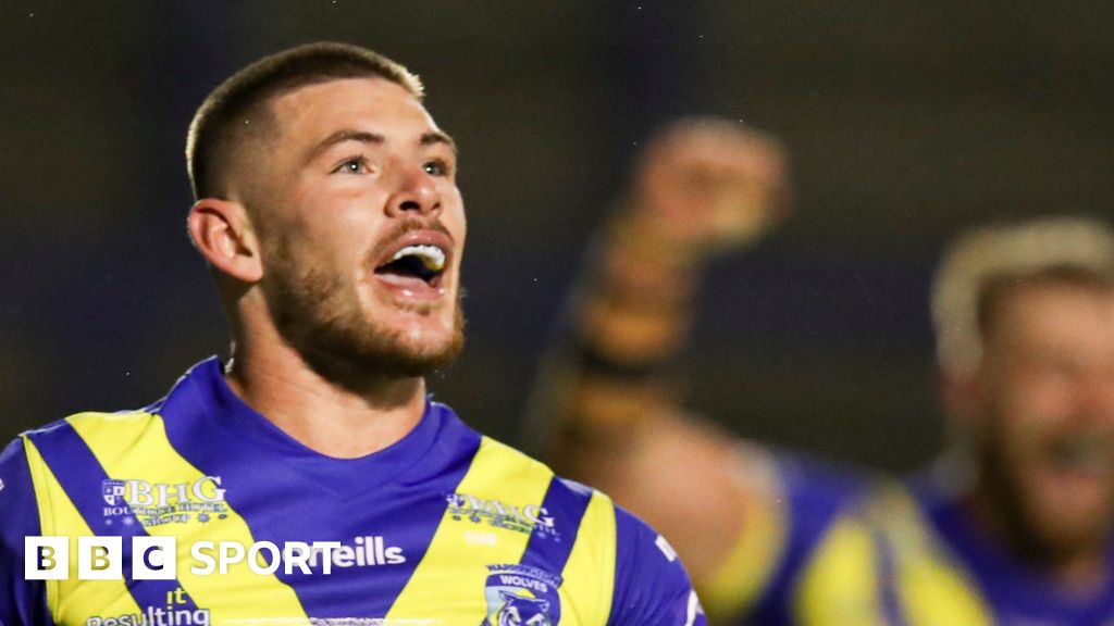 Danny Walker: Warrington Wolves hooker signs new deal until 2024 - BBC ...