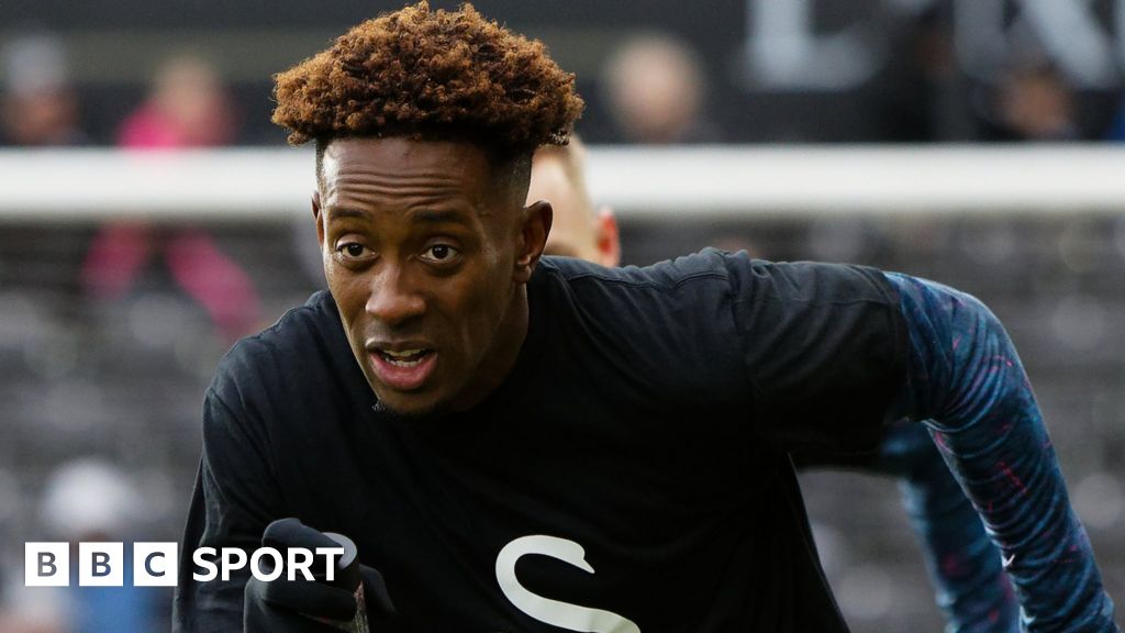 Jamal Lowe: Swansea City forward ruled out for up to a month with knee ...