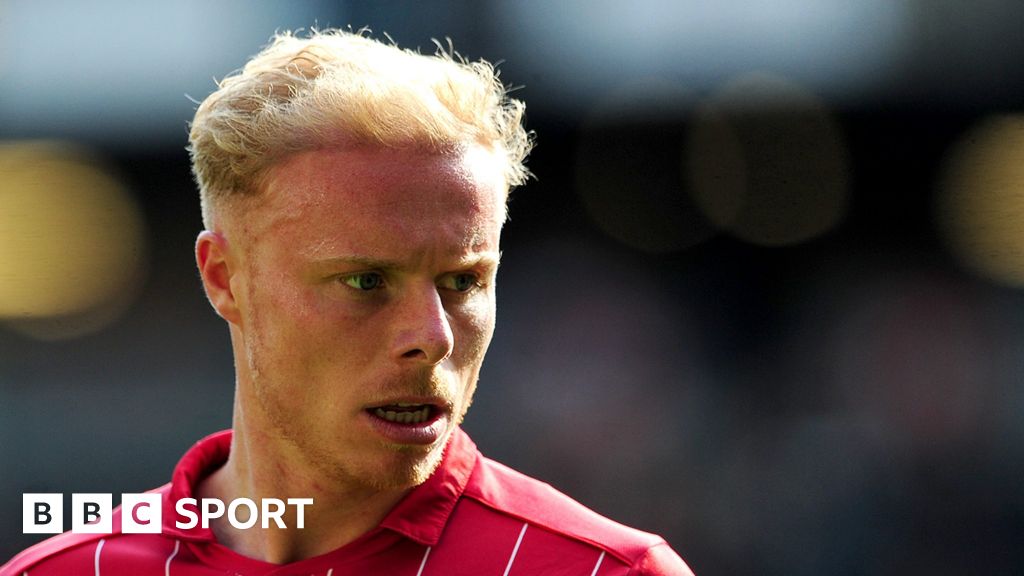 Fleetwood Town sign Cheltenham Town's Ryan Broom and ex-Plymouth ...