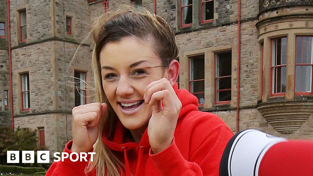 Bellator 217: Leah McCourt to fight Dutchwoman Hatice Ozyurt at the ...