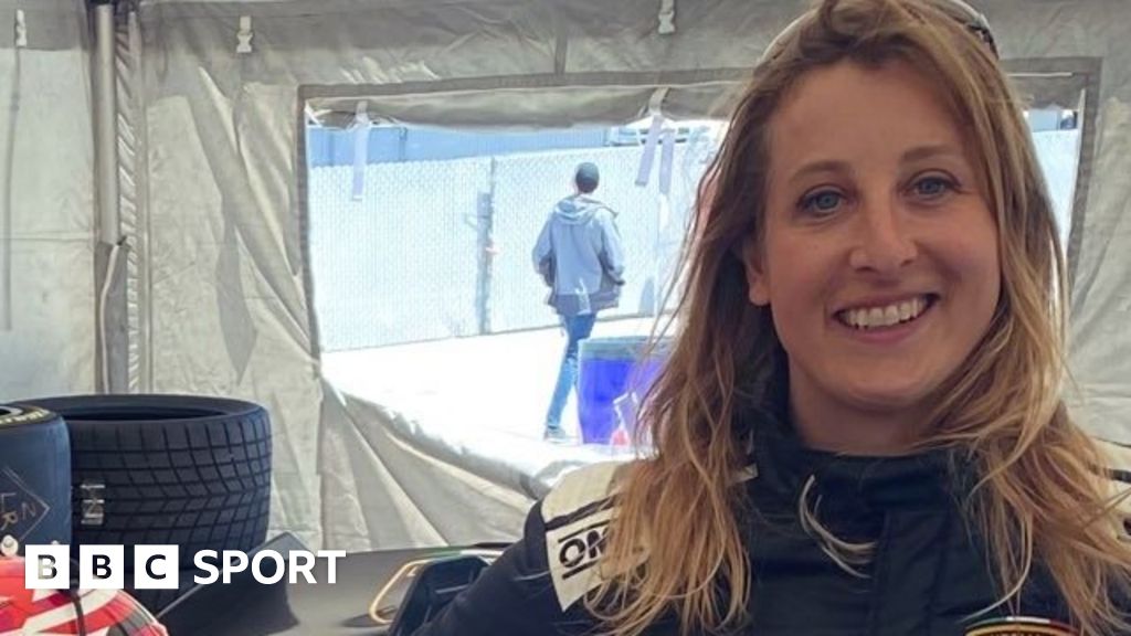 Charlie Martin third in class on Lamborghini Super Trofeo debut - BBC Sport