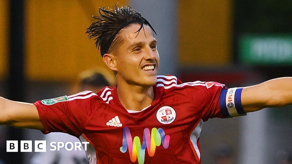 Tom Nichols: Gillingham sign striker from Crawley Town - BBC Sport