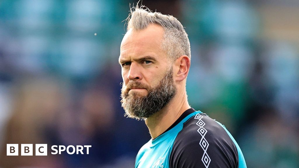 Alan Mannus: Former Northern Ireland goalkeeper to retire at 41 - BBC Sport