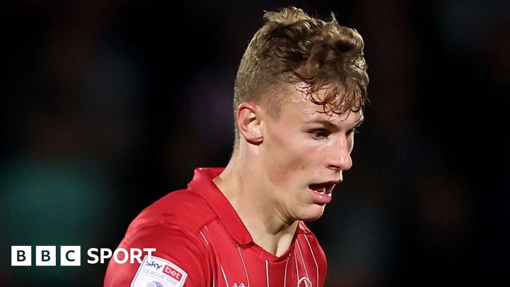 Rob Street: Cheltenham Town striker to miss rest of season - BBC Sport