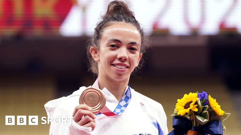 Tokyo Olympics: Chelsie Giles wins Team GB's first medal with judo ...