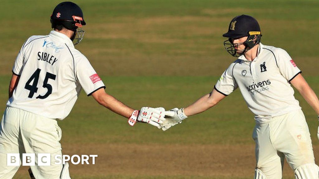 County Championship: Rob Yates finds best Bears form on rain-hit day in ...