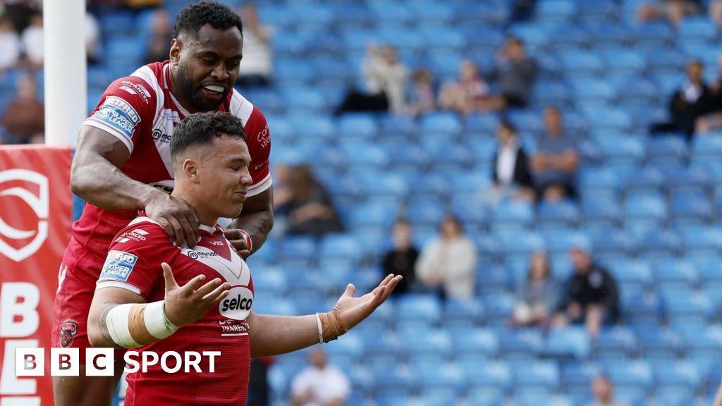 Super League: Salford Red Devils 29-22 Hull FC - Tyler Dupree helps ...
