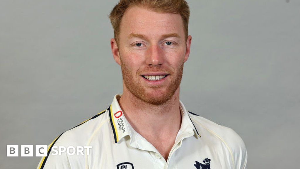 Liam Norwell: Warwickshire coach Mark Robinson dubs new injury as ...