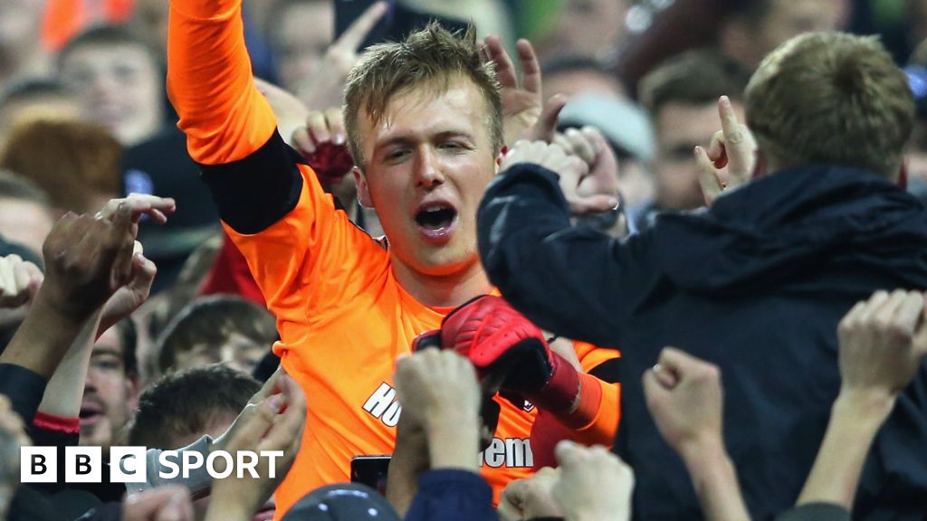 Sean Raggett & Marek Rodak: Rotherham United sign Norwich defender and ...