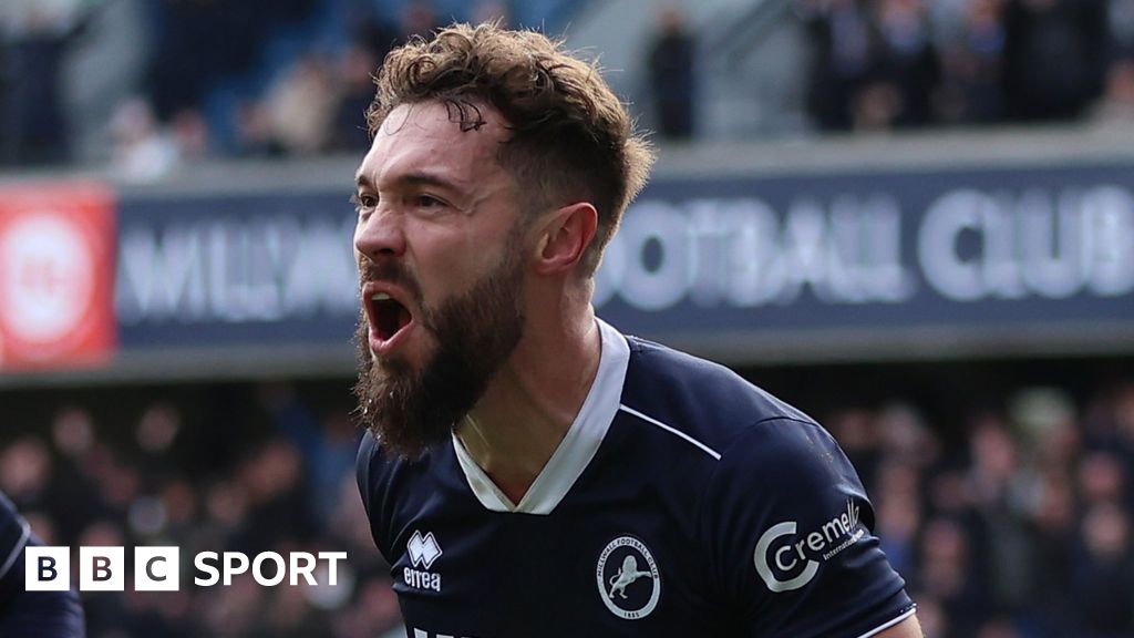 Millwall 2-0 Queens Park Rangers: Tom Bradshaw and Murray Wallace score ...