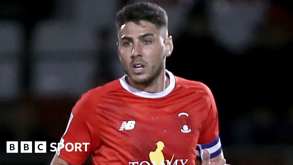 Dan Happe: Leyton Orient defender to have surgery after knee injury ...
