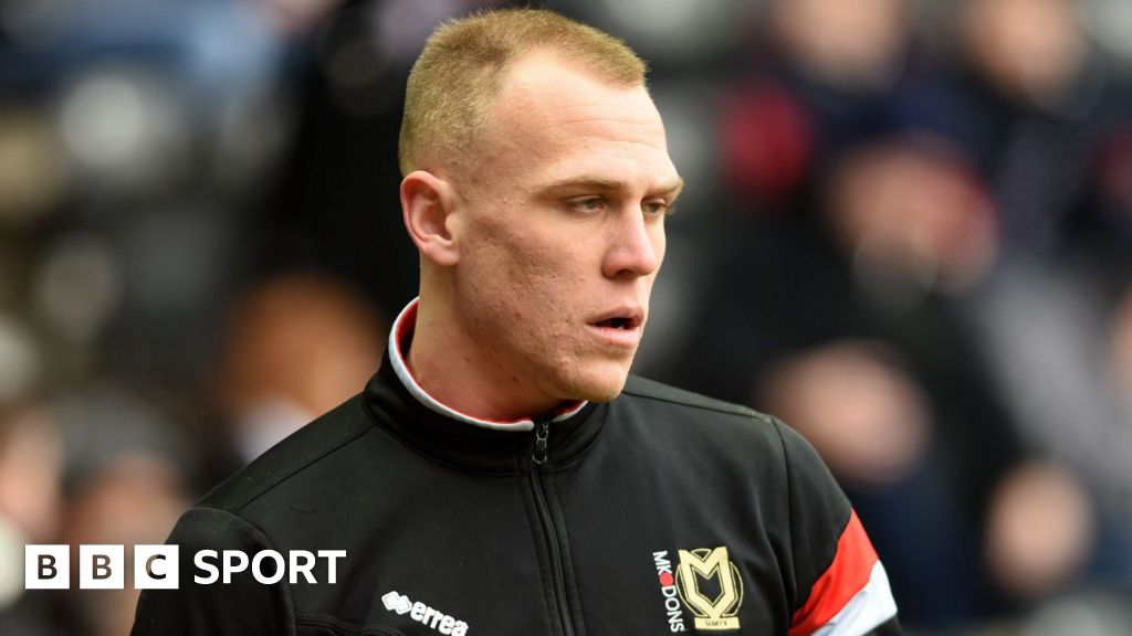 Cody Cropper: MK Dons goalkeeper leaves League One-bound club - BBC Sport