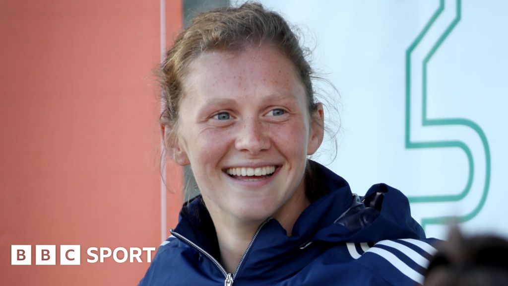 Caragh Hamilton: Northern Ireland winger joins English Championship ...