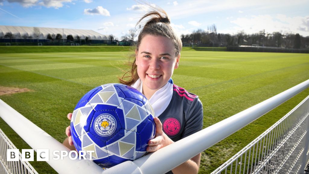 Leicester: Defender Esther Morgan joins Foxes on loan from Spurs - BBC ...