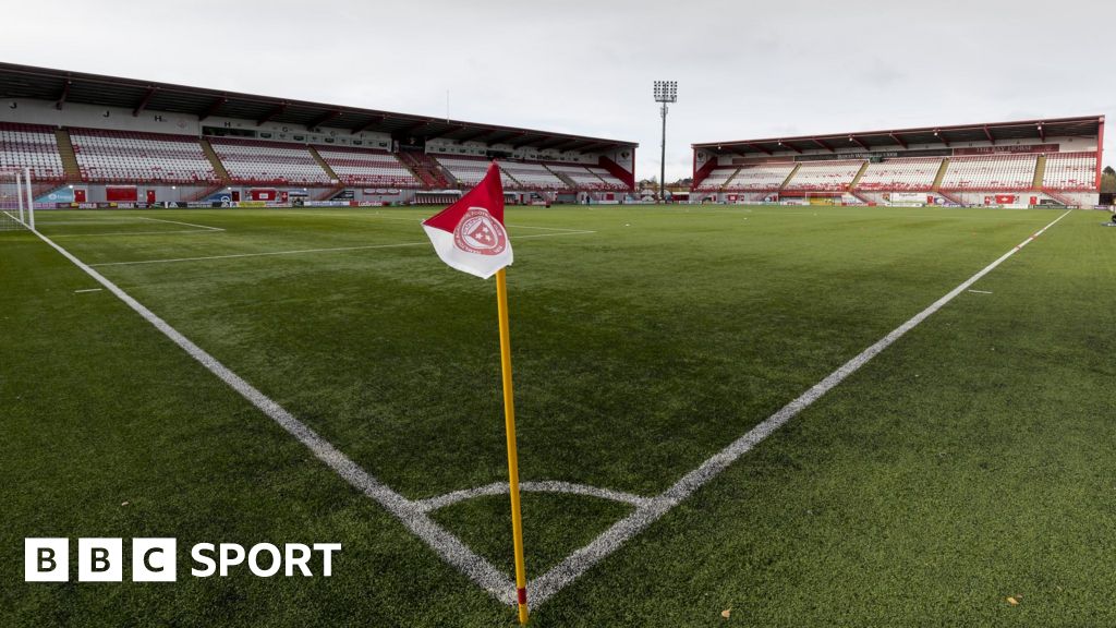 Artificial pitches: The good, the bad and the regulations - BBC Sport