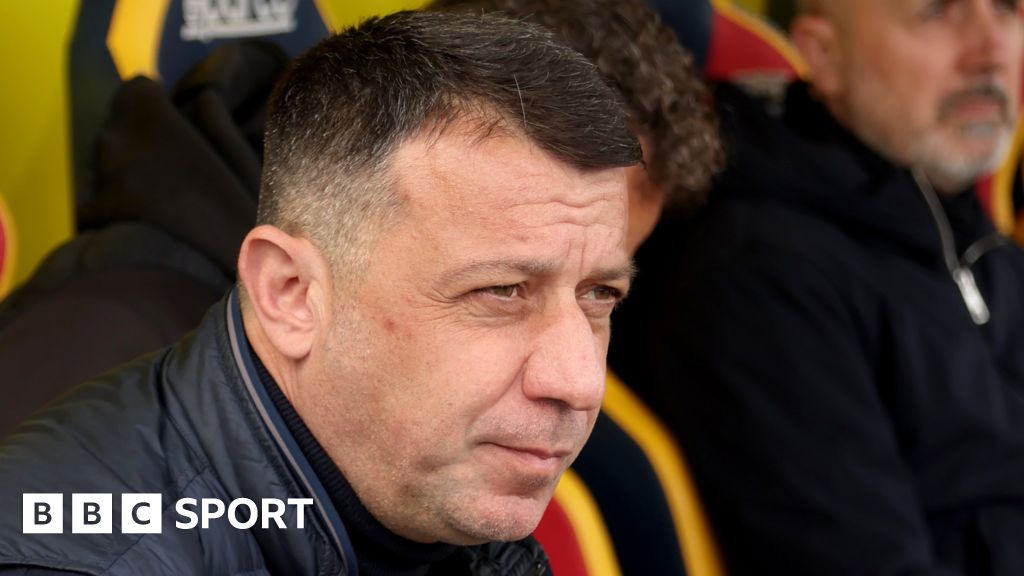 Roberto D'Aversa: Lecce condemn manager after headbutting opposition ...