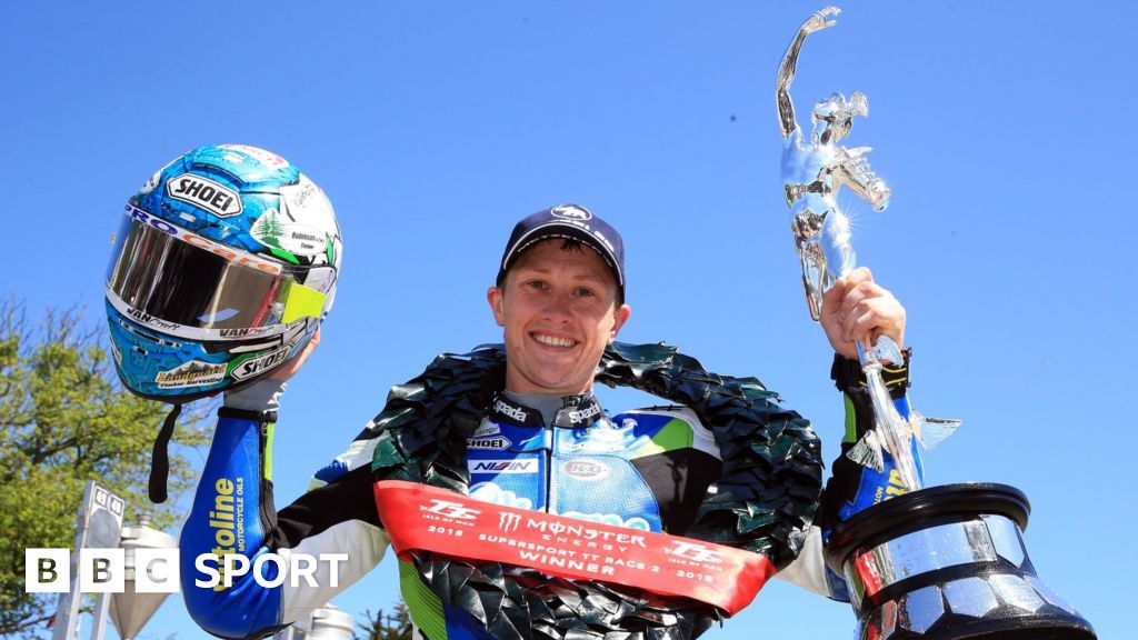 Isle of Man TT: Dean Harrison dominant in Supersport win - BBC Sport