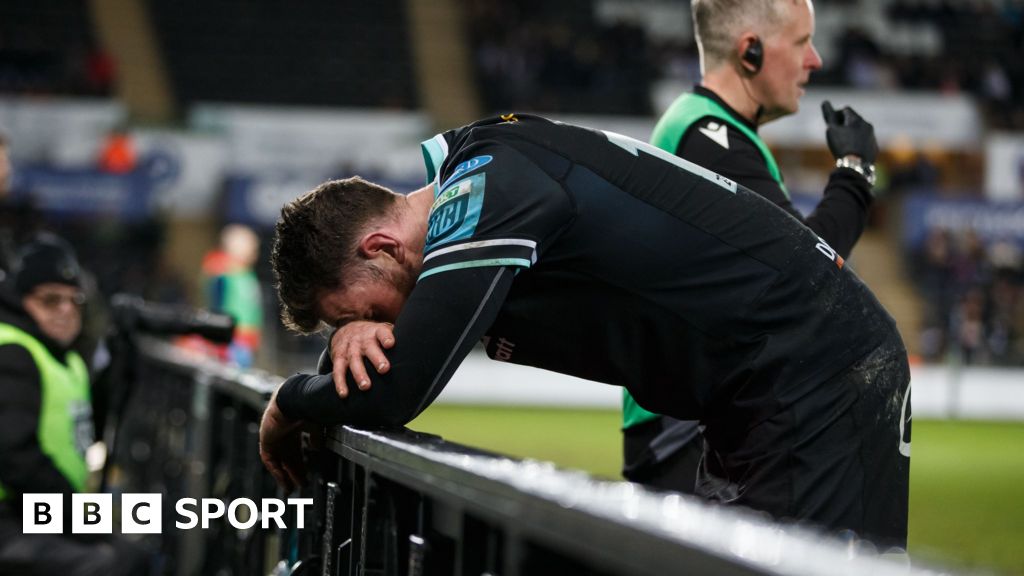 Alex Cuthbert: Injury 'doesn't look good', says Ospreys head coach Toby ...