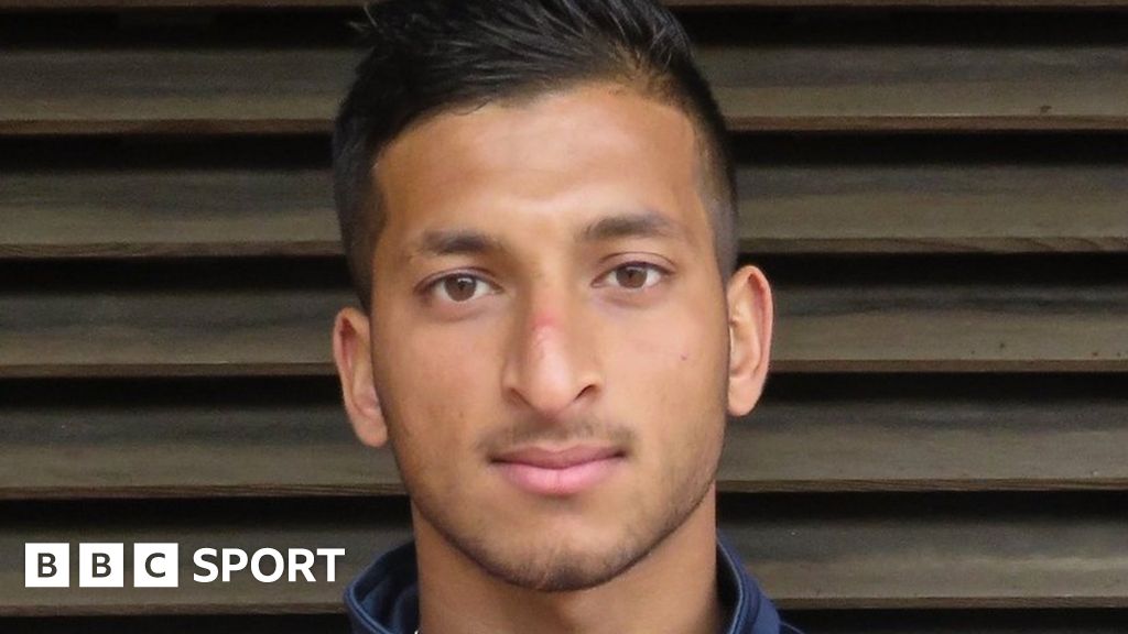 Hamza Ali: Tributes after fast bowler dies aged 20 - BBC Sport
