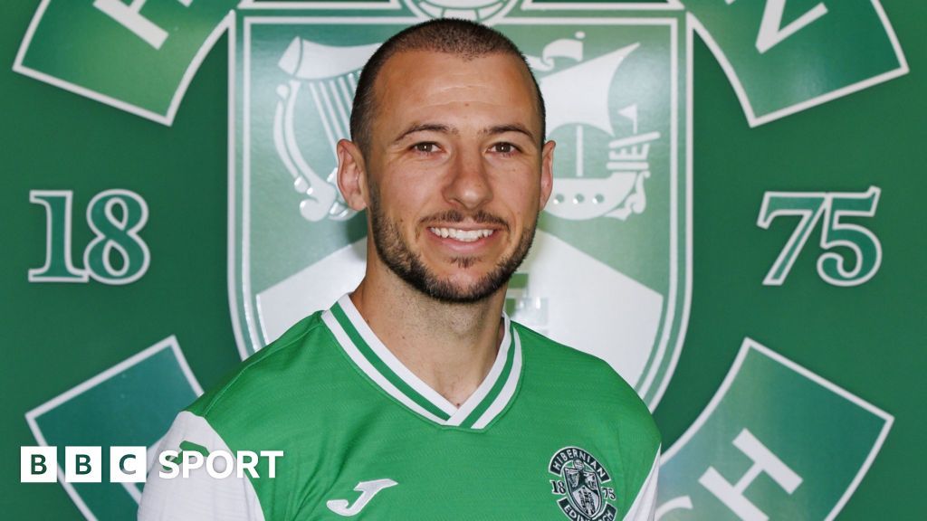Adam Le Fondre signs for Hibernian after Sydney FC exit - BBC Sport