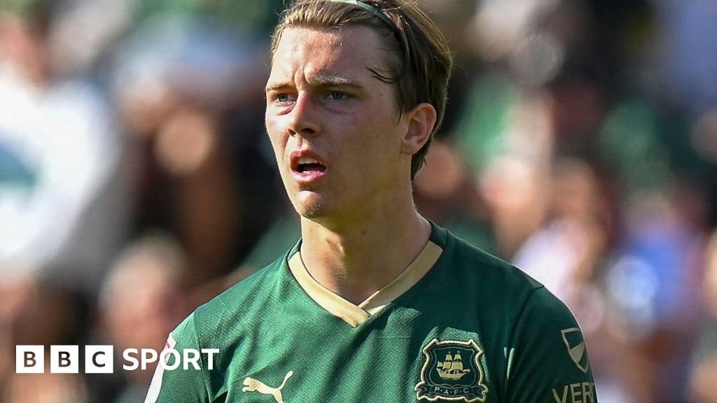 Callum Wright: Plymouth Argyle midfielder suffers knee ligament injury ...