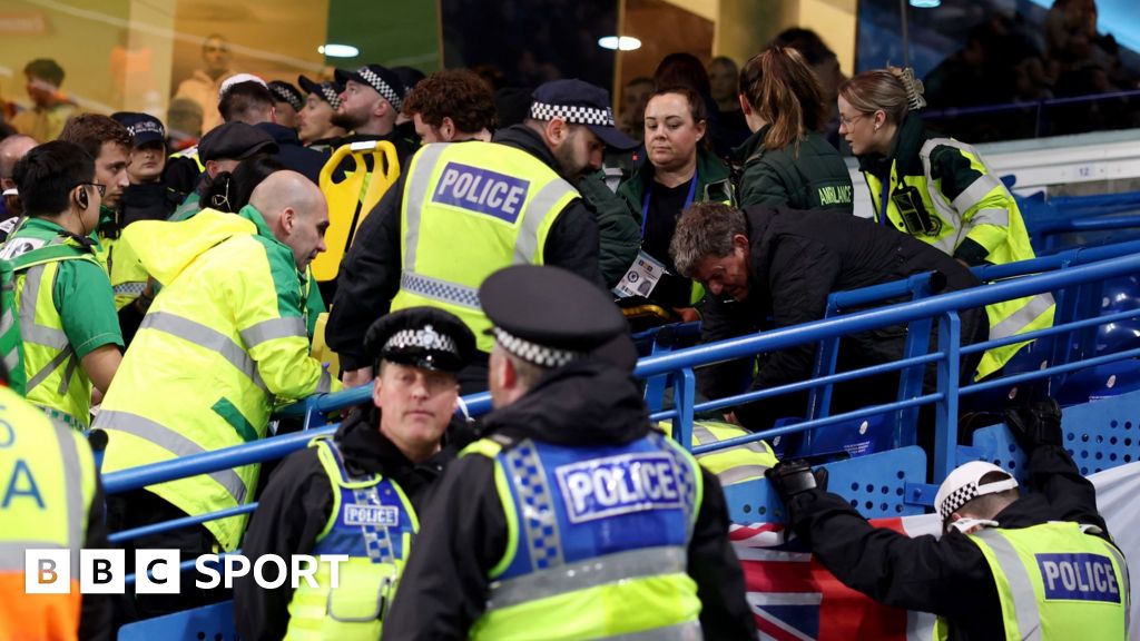 Leeds United fan injured during FA Cup tie at Chelsea - BBC Sport