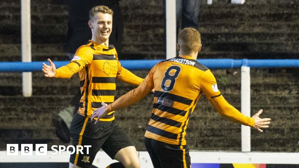 Alloa off the bottom after coming from behind to win at Morton - BBC Sport