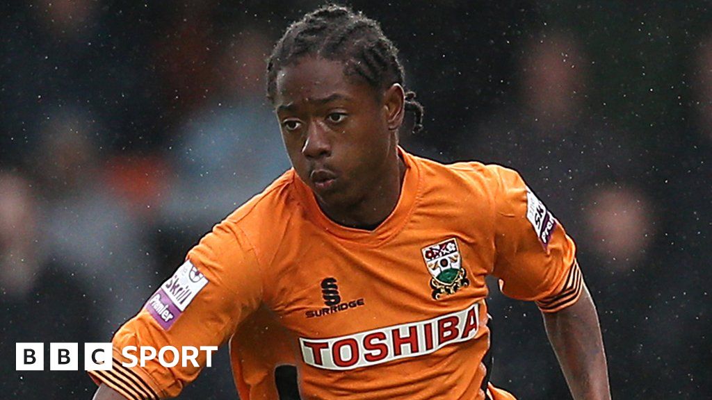 Iffy Allen: Aldershot Town sign former Barnet and Yeovil winger - BBC Sport