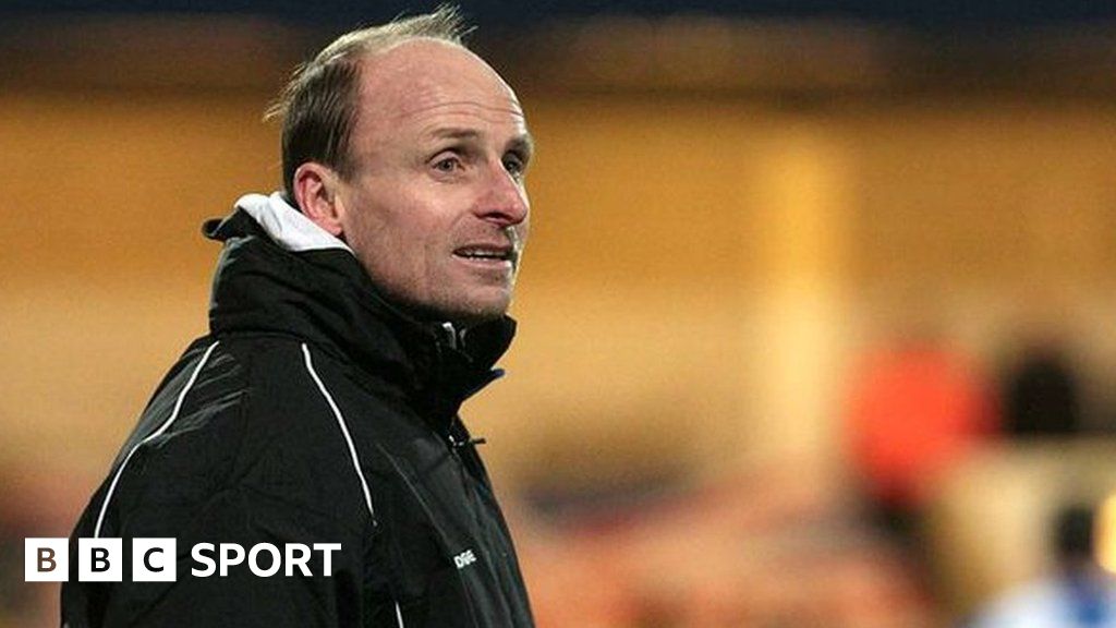 Jon McCarthy: Chester manager agrees new contract - BBC Sport