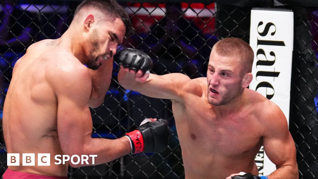 Oban Elliott: Welsh welterweight beats Kaik Brito to earn UFC contract ...