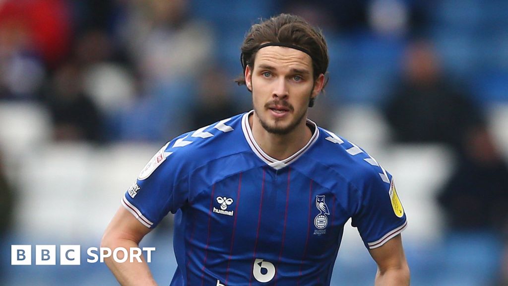 Sam Hart: Sutton United sign former Oldham left-back - BBC Sport