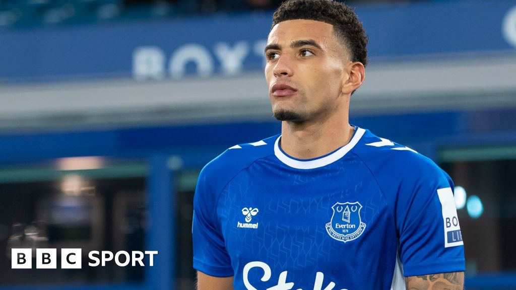 Ben Godfrey: England defender helps Everton Under-21s beat Mansfield in ...