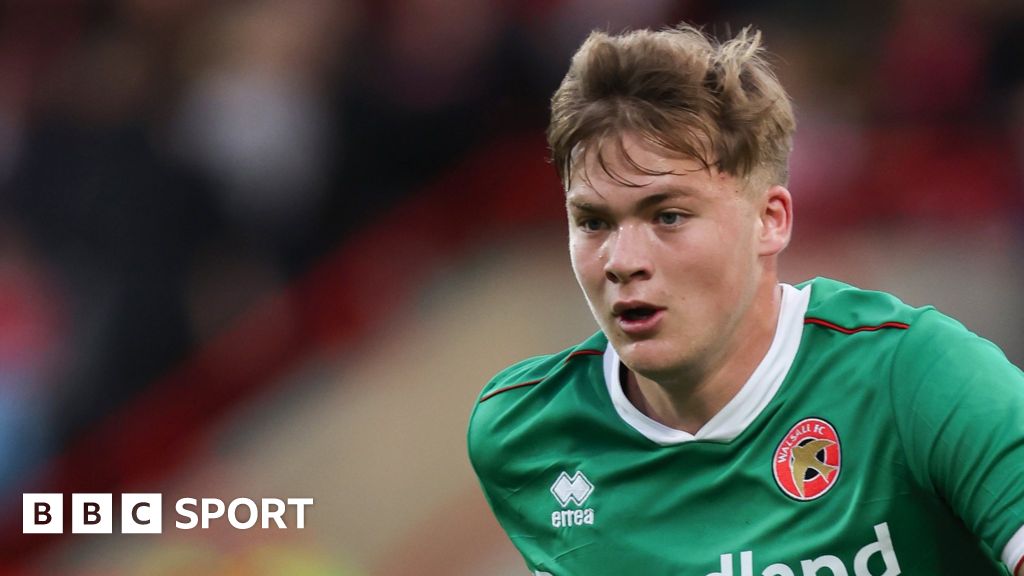 Freddie Draper: Lincoln City recall striker from loan at Walsall - BBC ...