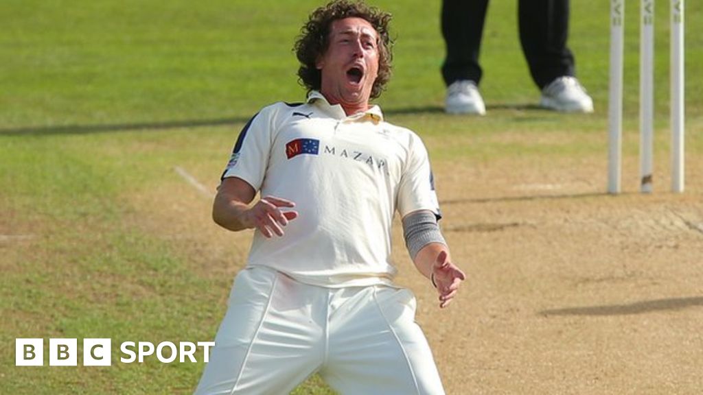 County Championship: Sidebottom inspires Yorkshire victory - BBC Sport