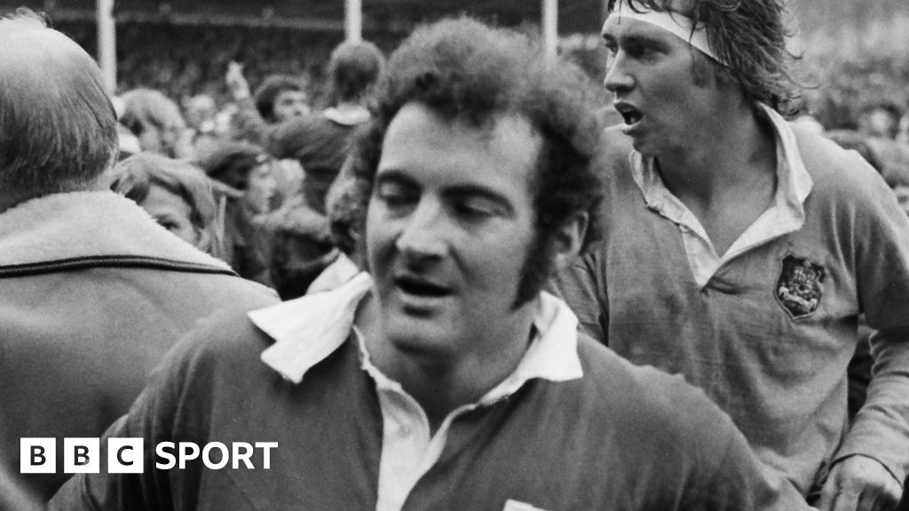 Andy Hill: Llanelli record try-scorer and former wing dies aged 78 ...