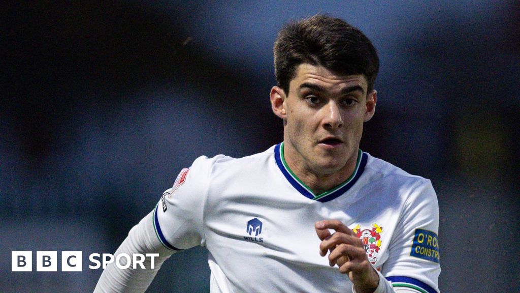 Rob Apter: Blackpool winger rejoins Tranmere Rovers on loan until end ...