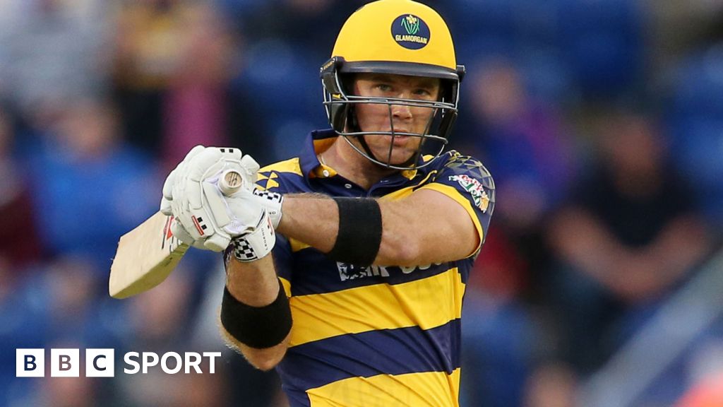 Glamorgan v Yorkshire: Colin Ingram set for six-hit record - BBC Sport